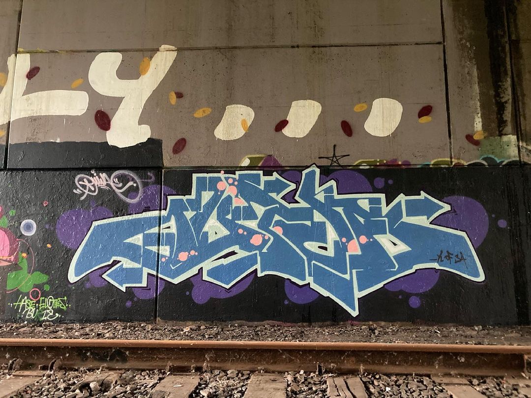 010 Your Favourite Artists’ Favourite Artists: JIMBOE – Sprayism – Gold ...